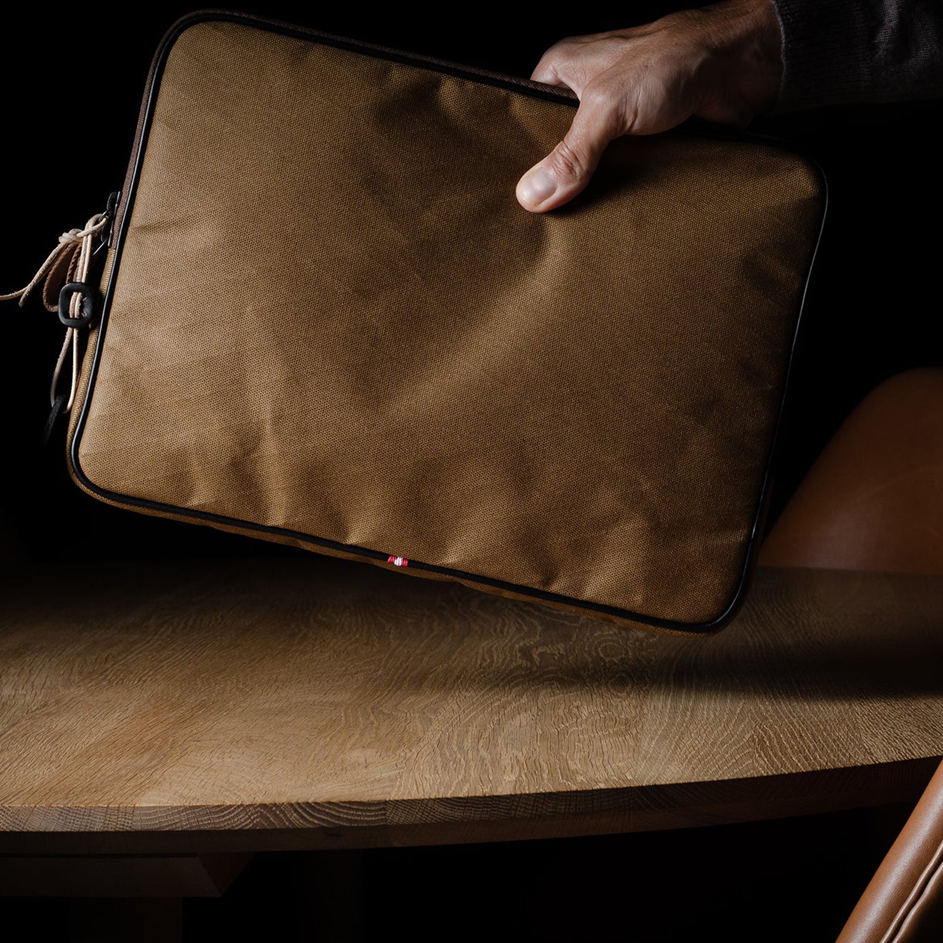 Hardgraft Content Macbook Case | Uncrate Supply