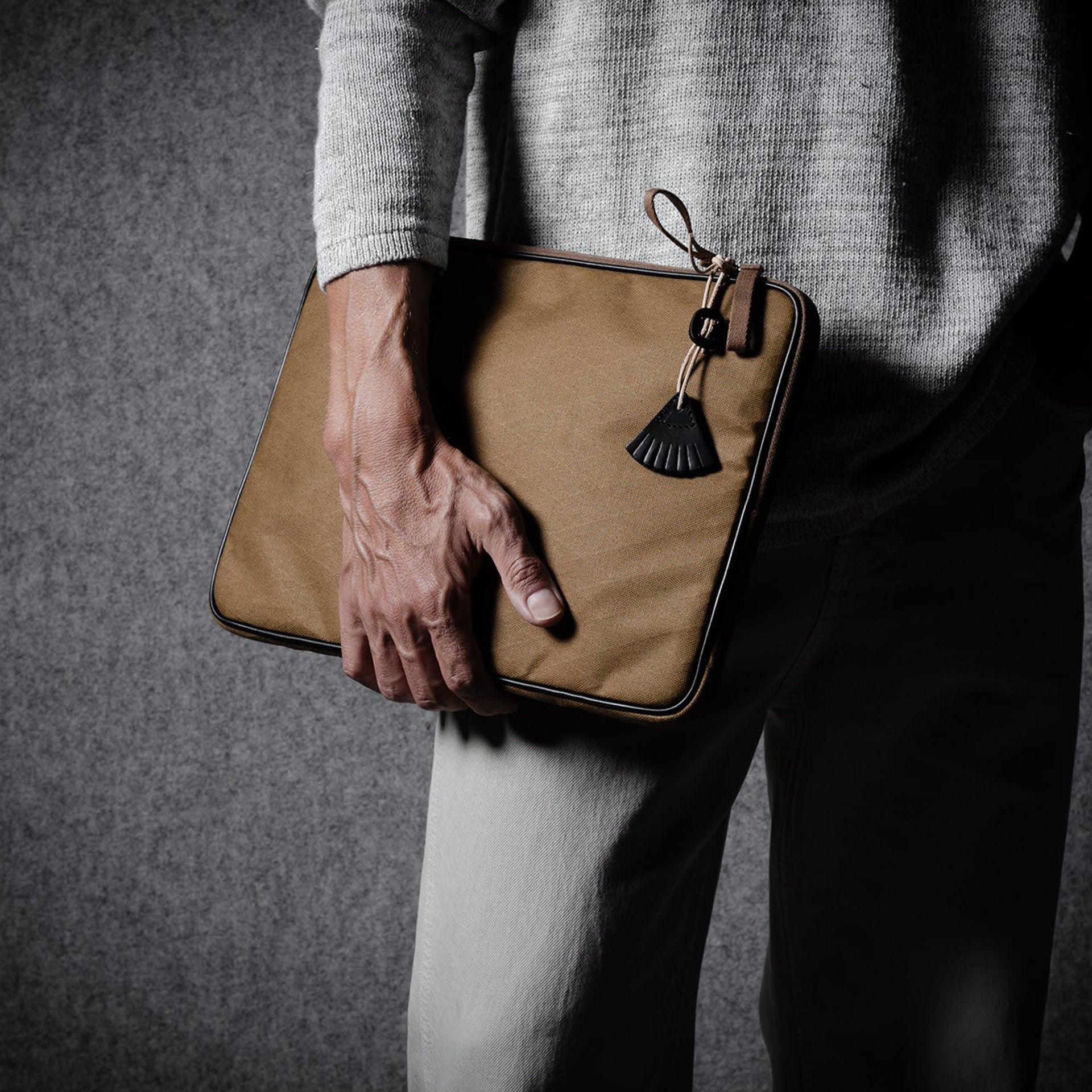 Hardgraft Content Macbook Case | Uncrate Supply