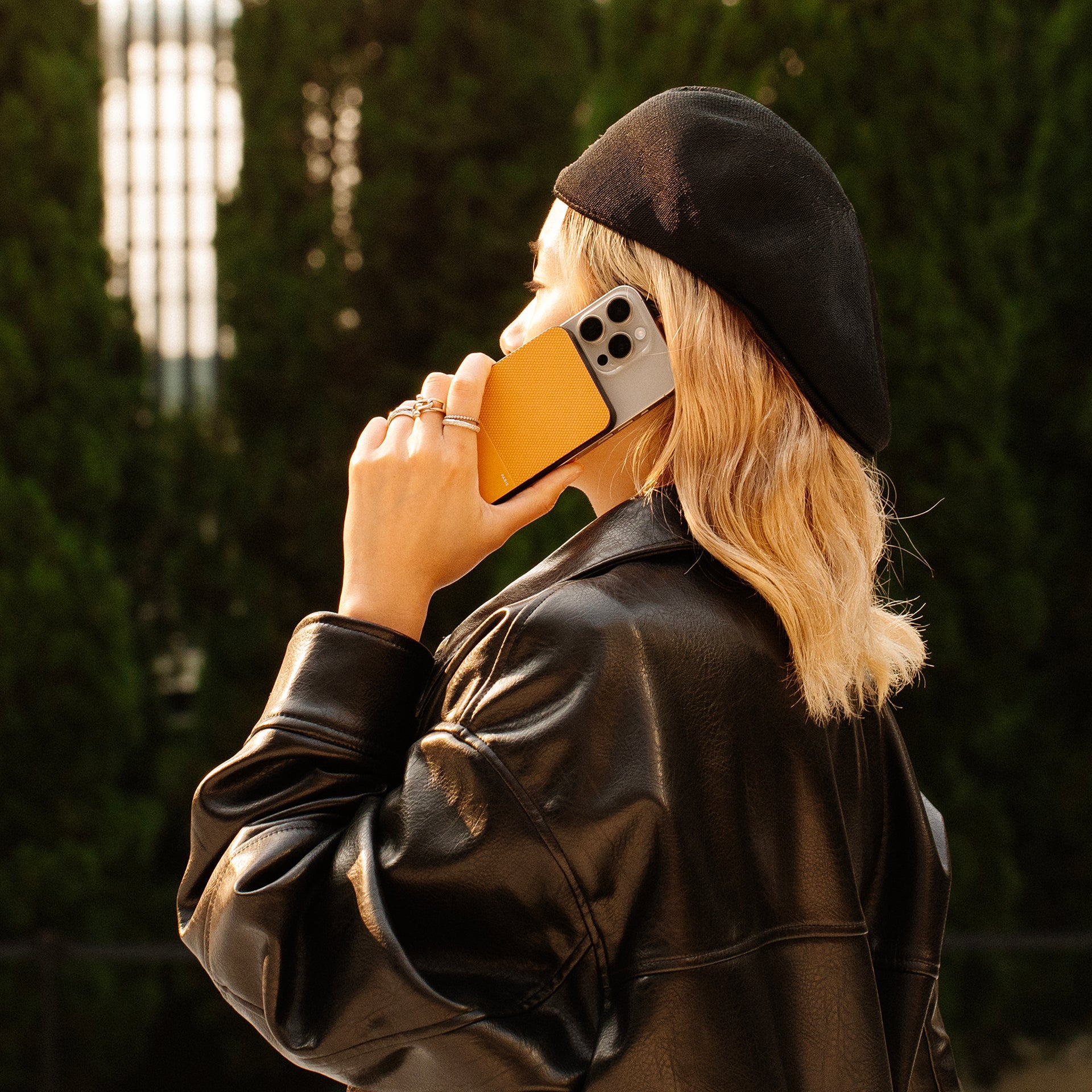 Native Union (Re)Classic Magnetic Power Bank | Uncrate Supply